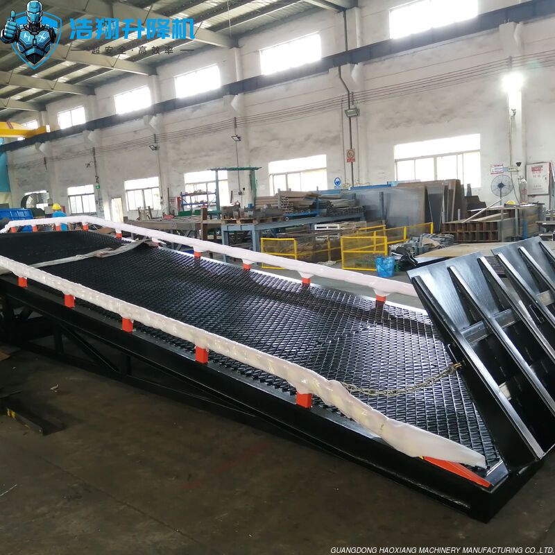 Trucks Mobile Ramp Yard Movable Loading Dock 10T-10M For Goods Loading ...