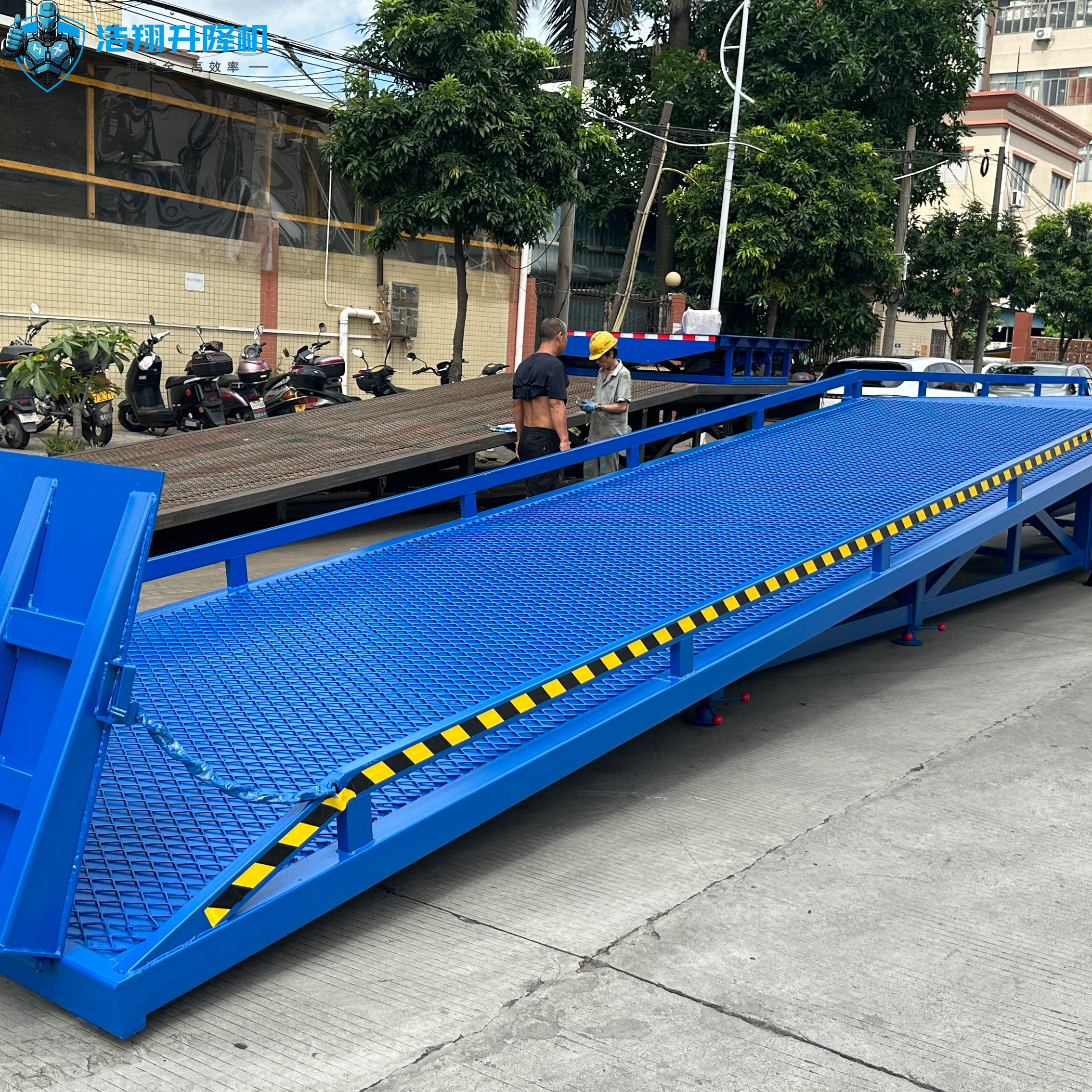 ODM Forklift Cargo Portable Loading Dock Ramps Container Terminal ...