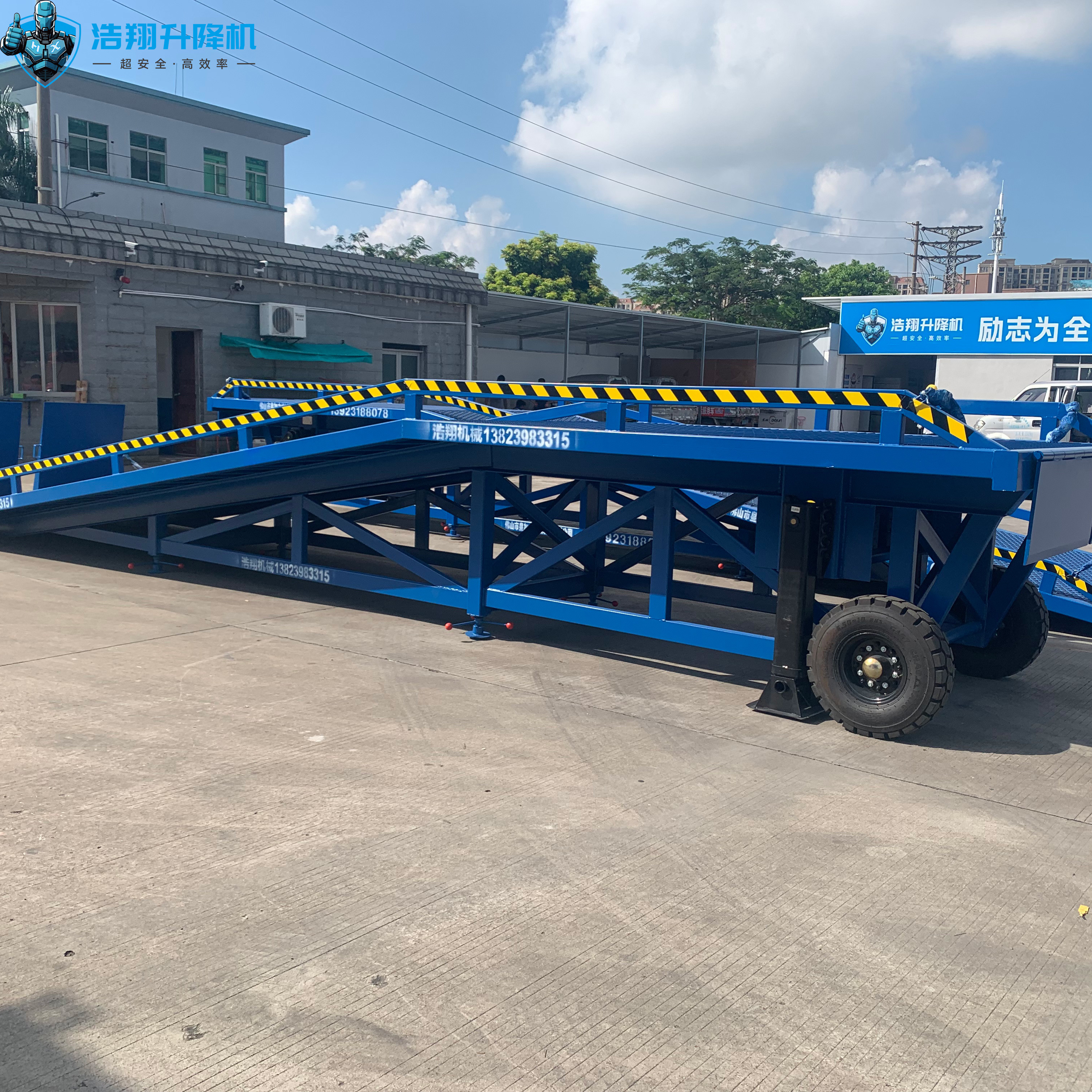 Movable Loading Ramp Forklift Dock Portable Boarding Bridge 8 Ton-15 Ton